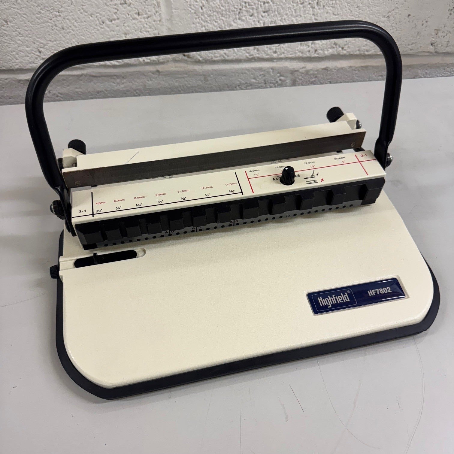 Ex-demo Highfield HF7802 / PB34 3:1 Wire Punch & Closer| Elmstok ...
