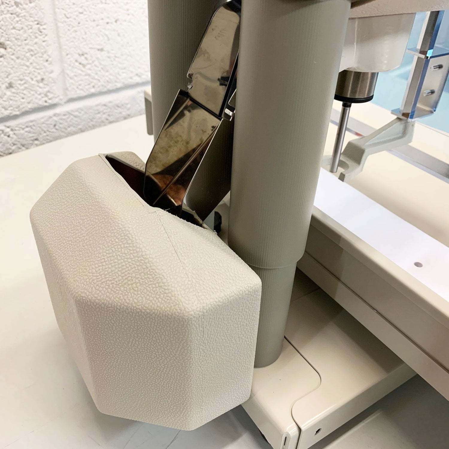 As New Uchida VS-55 Electric Paper Drill – Elmstok Ltd