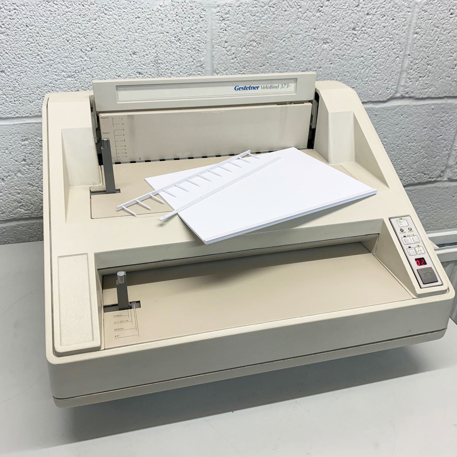 Pre-owned Gestetner 373 / GBC Velobind System-3 Strip Binder – Elmstok Ltd